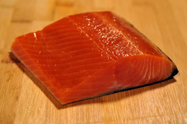 Somon afumat la rece (fumée) – IcreCaviar.ro